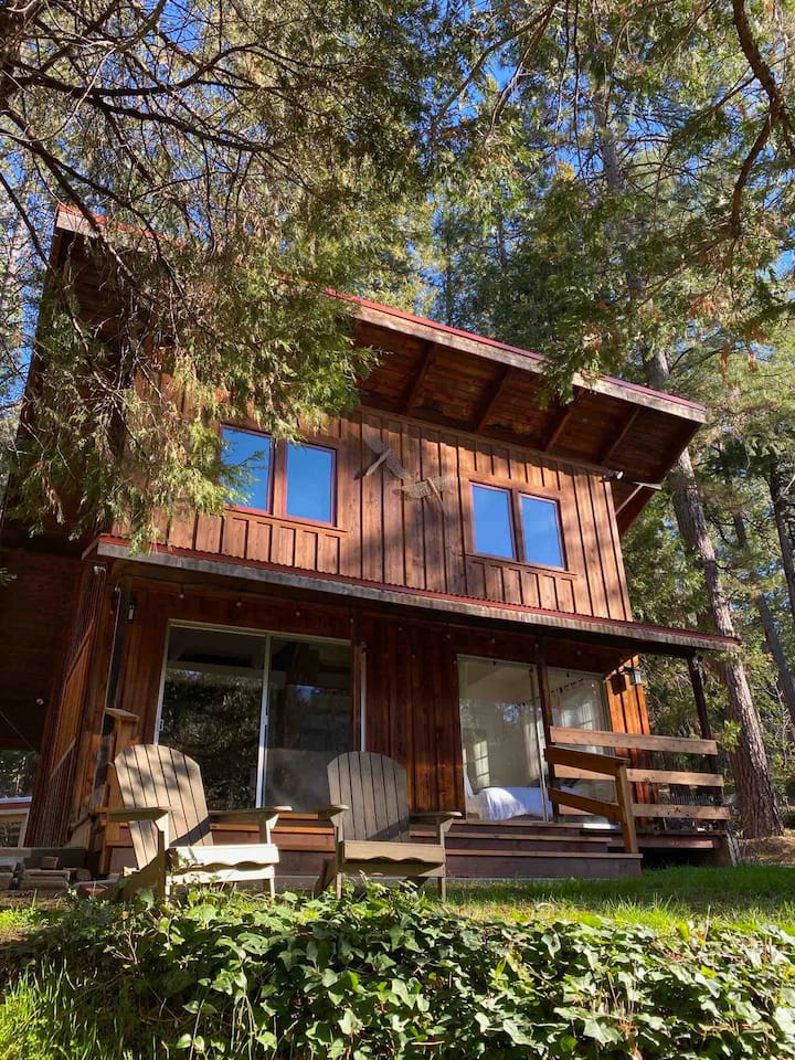 Designer Gold Miner’s Cabin On Pond-fully Restored - Jasper Lake, Nevada City
