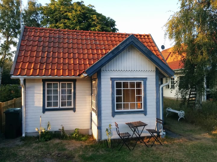 Cute  Cottage By The Sea - Skanör
