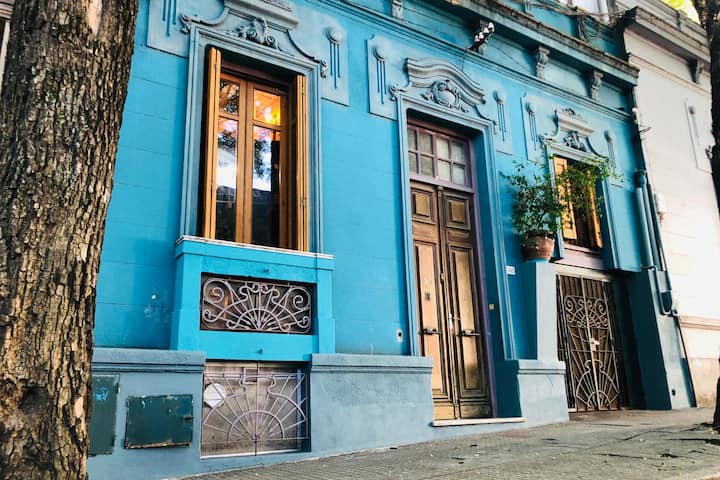 Casa Reciclada En Parque Rodo-palermo - Montevideo