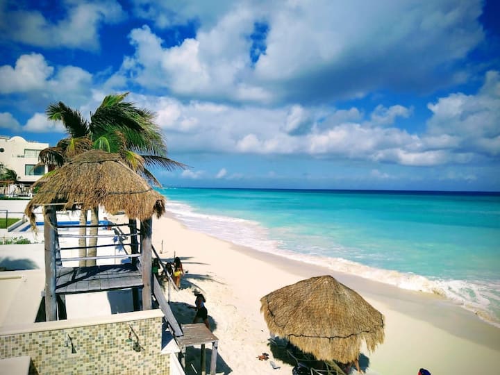 Departamento En Zona Hotelera Con Playa Y Piscina - Cancún