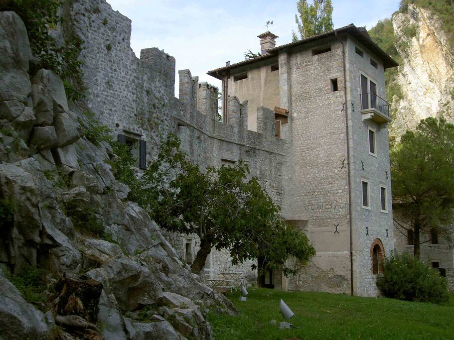 Un castello medievale da vivere - Castelli in affitto a Vittorio Veneto ...