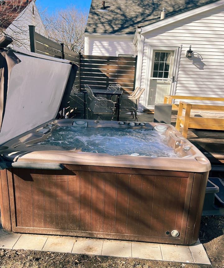 Central Local/hot Tub/* Kings'/firepit/*pets*bbq - Des Moines