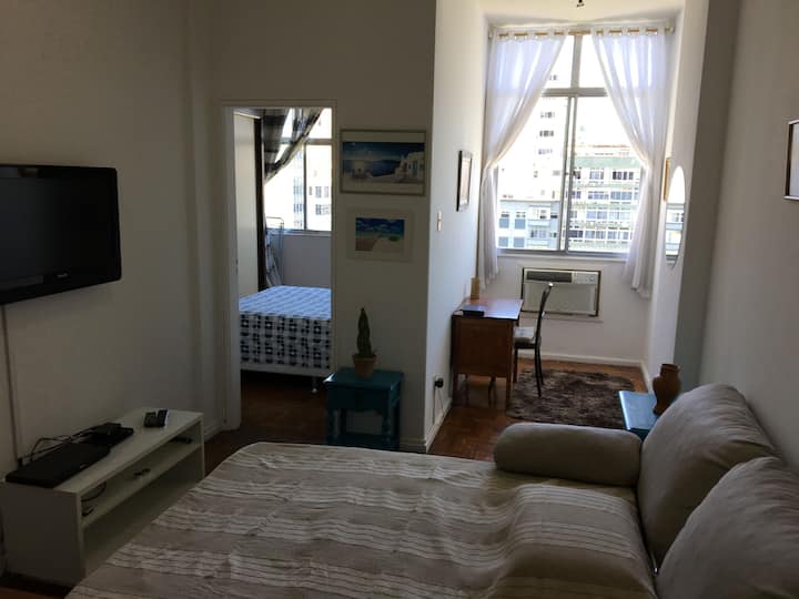 Copacabana Rj, 150m Near Beach, 1 Bedroom, Wifi - Rio de Janeiro