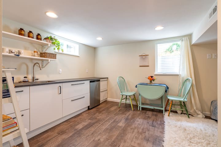 Private Studio Close In Se Clinton/division - Buckman - Portland