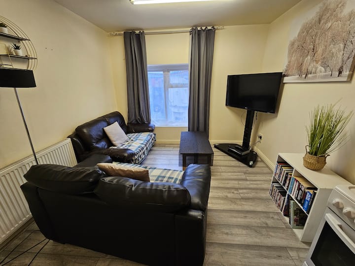 2 Bedroom Apartment - 奧爾德姆