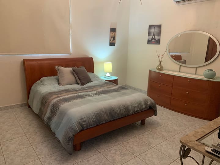 Bedroom And Pool Under The Flamboyan Tree. - Trujillo Alto