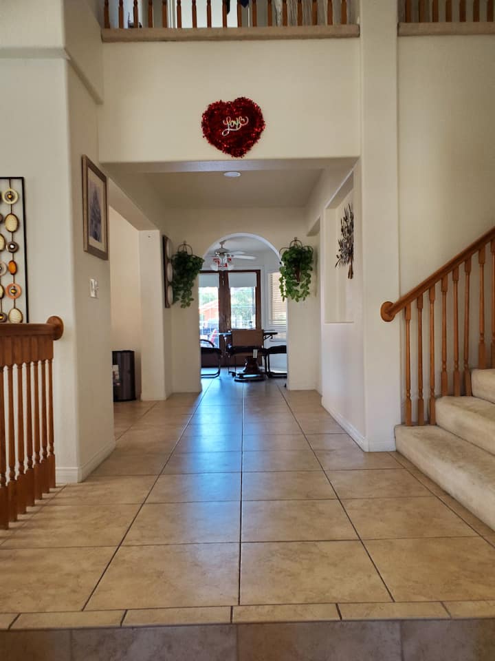 Enjoyable And Spacious Place In Henderson. - Henderson, NV