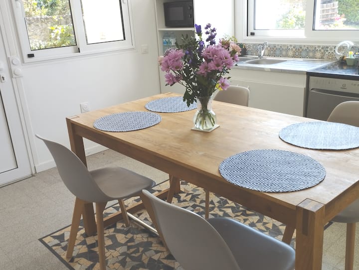 Home'iris Apartment - Savigny-le-Temple