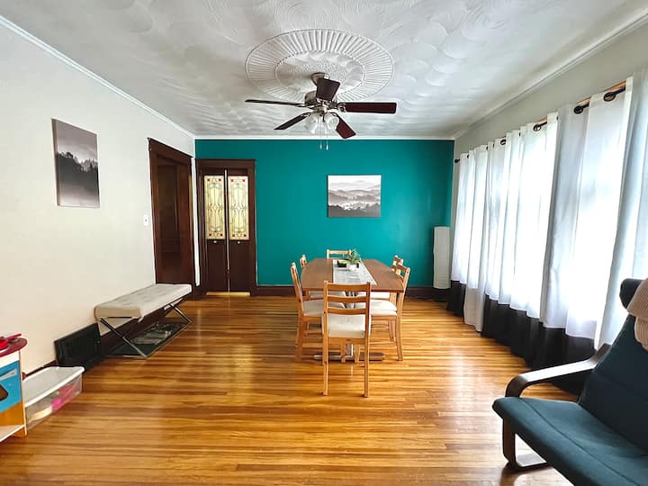 3 Br | 10 Minutes To Waterfall | Lower Apartment - Niagara Falls, NY
