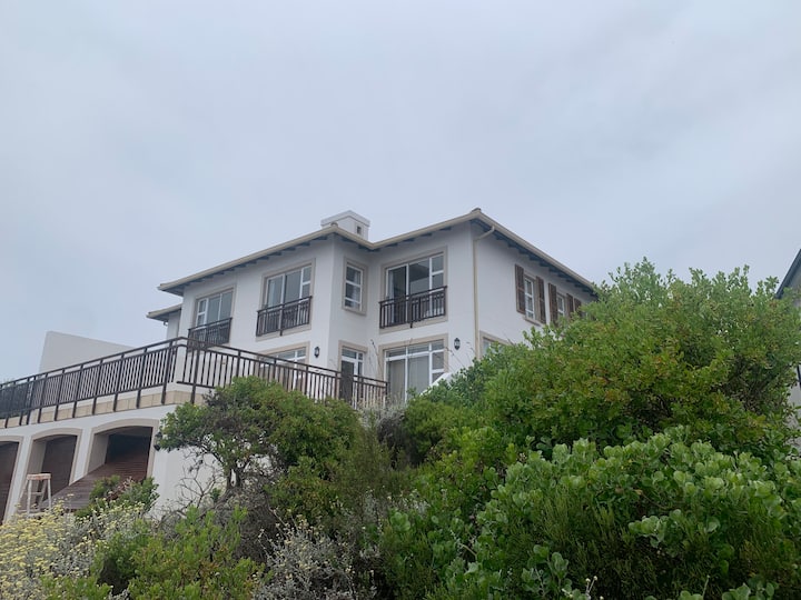 Lovely Spacious 3 Bedroom Unit In Pinnacle Point - Mossel Bay
