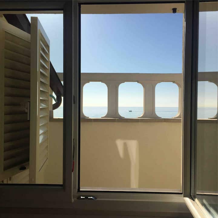 Vacanze Al Mare In Villa D'epoca. Posizione Unica. - Alassio