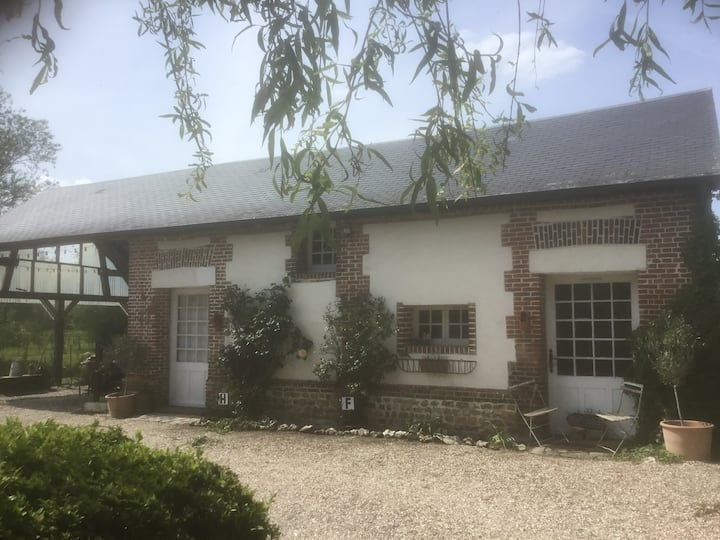 Country Home In Beautiful Village - Brionne