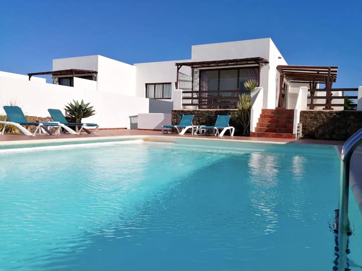 Ruth 5 - Private Heated Pool + Spacious Villa - Playa Blanca