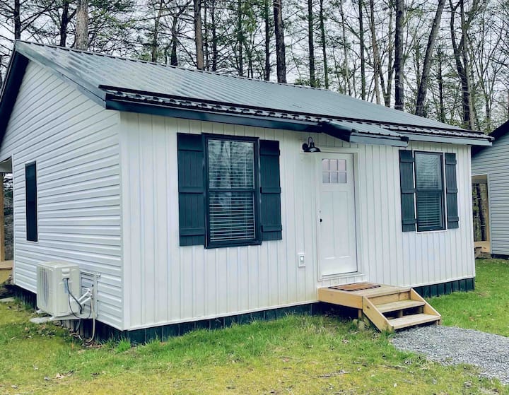 Long Point Cabin 9 - Summersville, WV