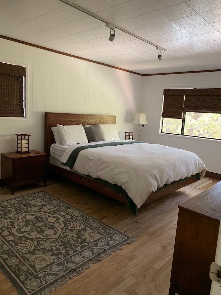 The Tahquitz Suite | The Jameson Lodge - Idyllwild-Pine Cove, CA