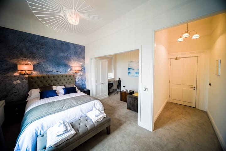 An Ideal Husband - Greystones