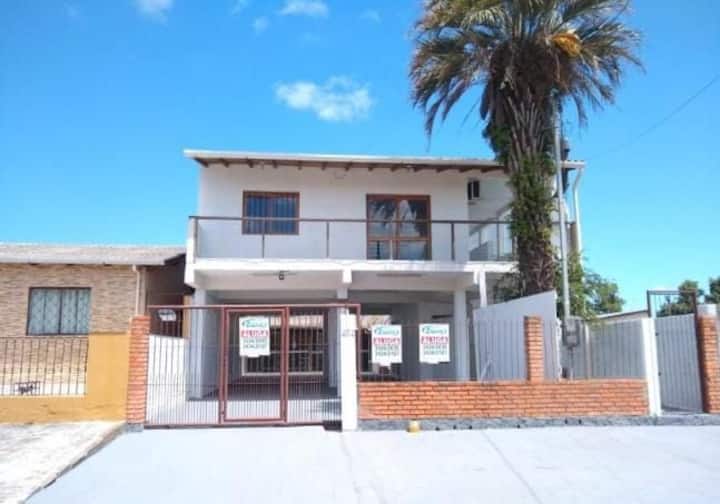 Casa Ampla Com Sacada E Ar, Próximo A Porto Alegre - Porto Alegre