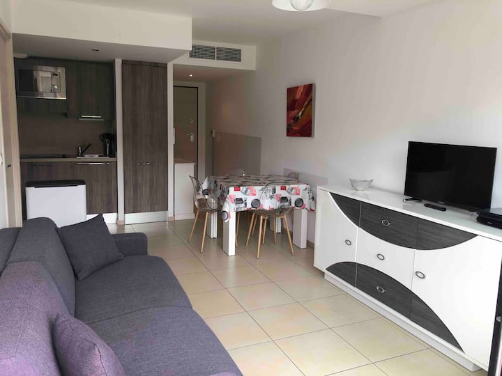 Appartement Dans Résidence Les Pieds Dans Leau - Olmeto