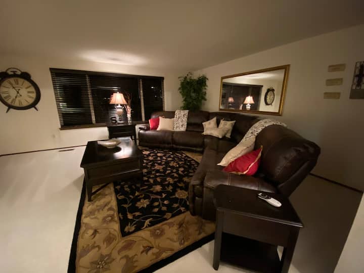 Perfect, Quiet Retreat: Park Like Setting W/ Big Yard - Great Location To I-5! - Fife, WA