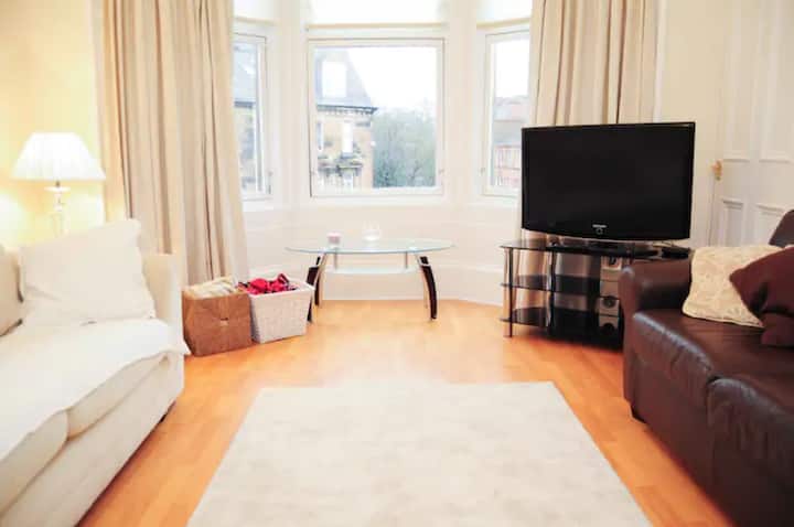 Entire Glasgow South Side Apartment - East Kilbride