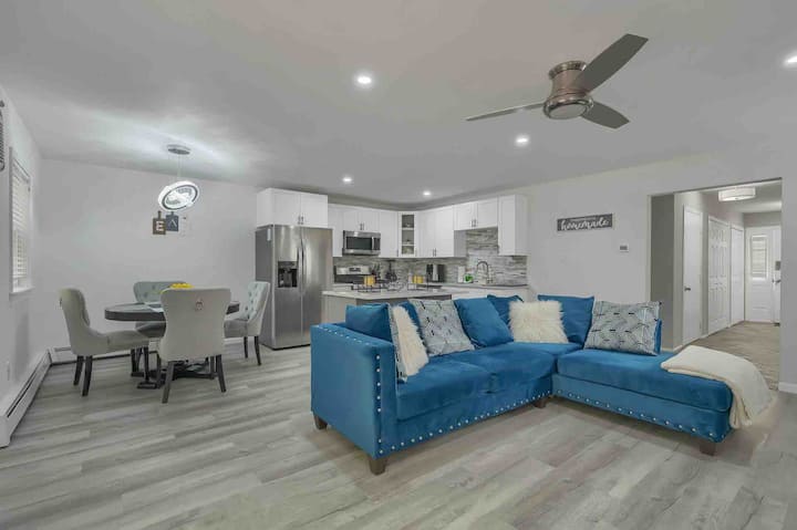 Modern 3 Bedroom 1.5 Bath Spacious Townhouse! - Monroe, NY