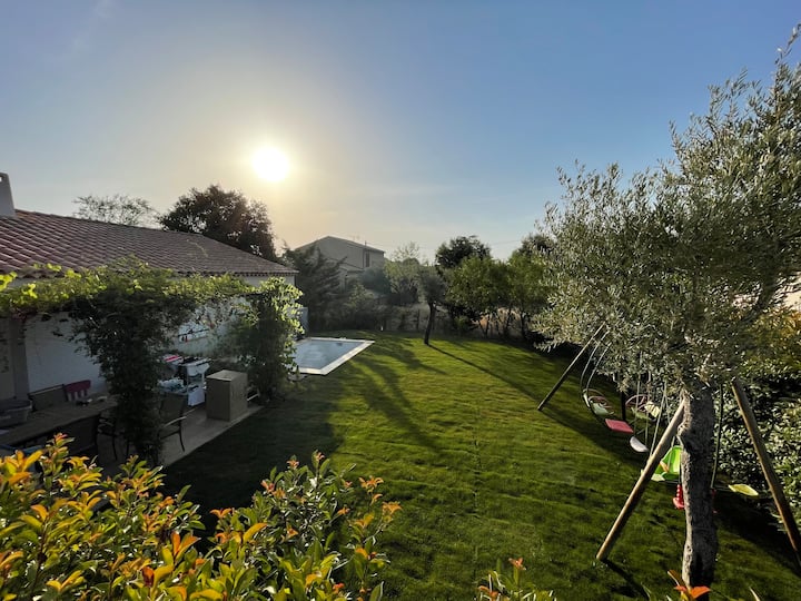 Maison Calme Au Centre Du Village - Lauris