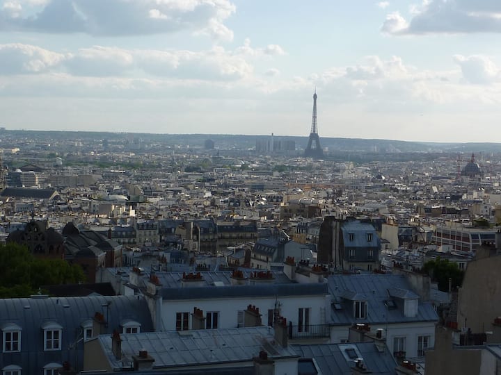 Amazing View In Montmartre ! - Paris