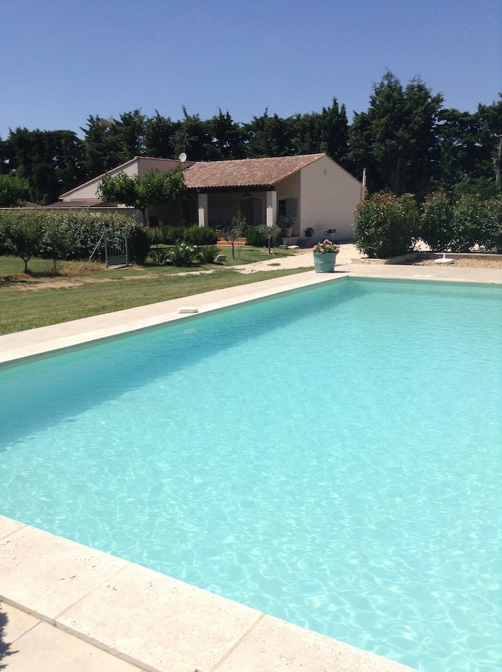 Maison à Eygalieres En Campagne Avec Piscine - Eygalières