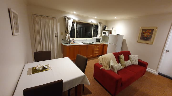 Oaktree Guesthouse, Garden Suite - Healesville