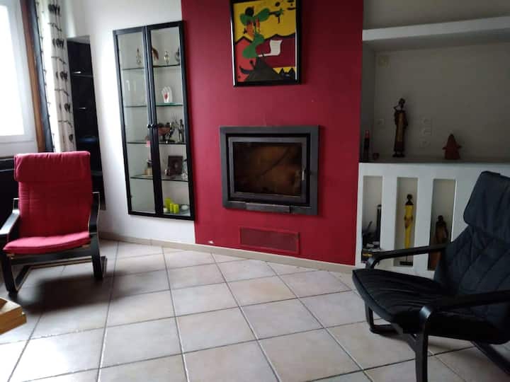 Grande Maison (10a+2bb) Cours & Parking Privés - Merville