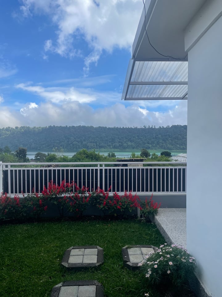 Vintage Rosemary Lodge With Lake View In Bedugul - Munduk