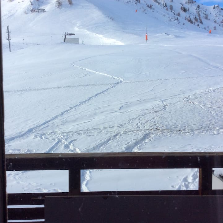 Studio Sur Les Pistes Départ Skis Aux Pieds - Aime