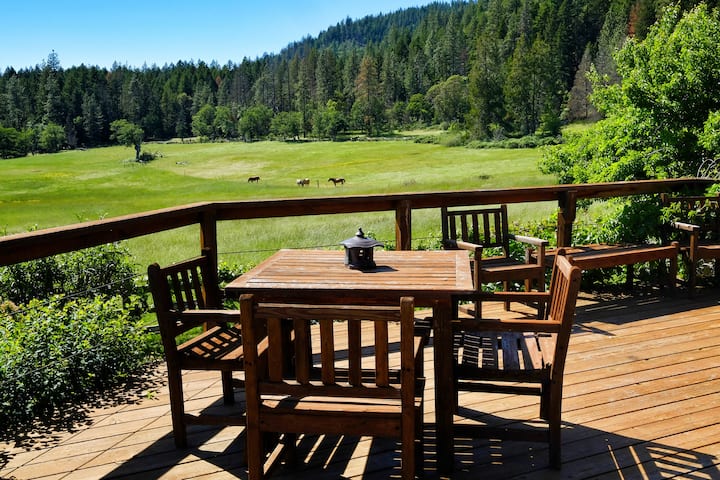 Working cattle ranch 1 hr from Crater Lake NP - Farm stays for Rent in ...