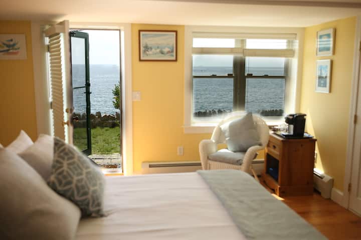 Seaside Suite, On The Edge Of The Atlantic Ocean. - Marblehead, MA