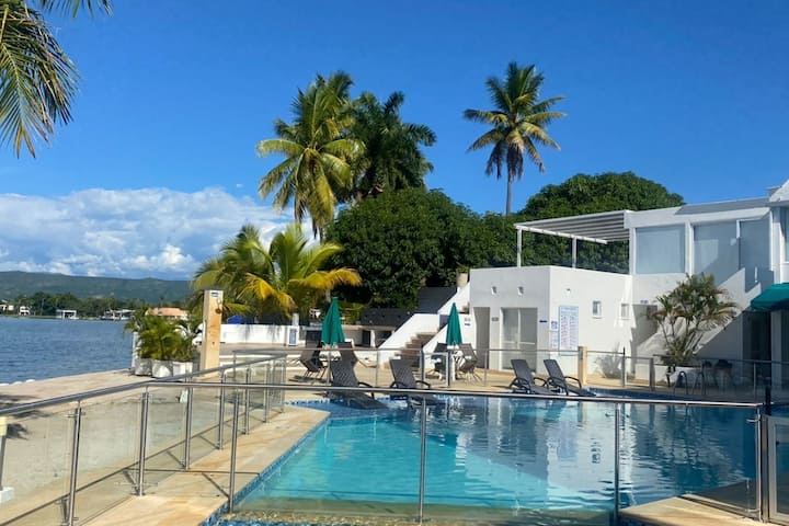 Lugar Encantador  Con Piscina Y Lago - Girardot