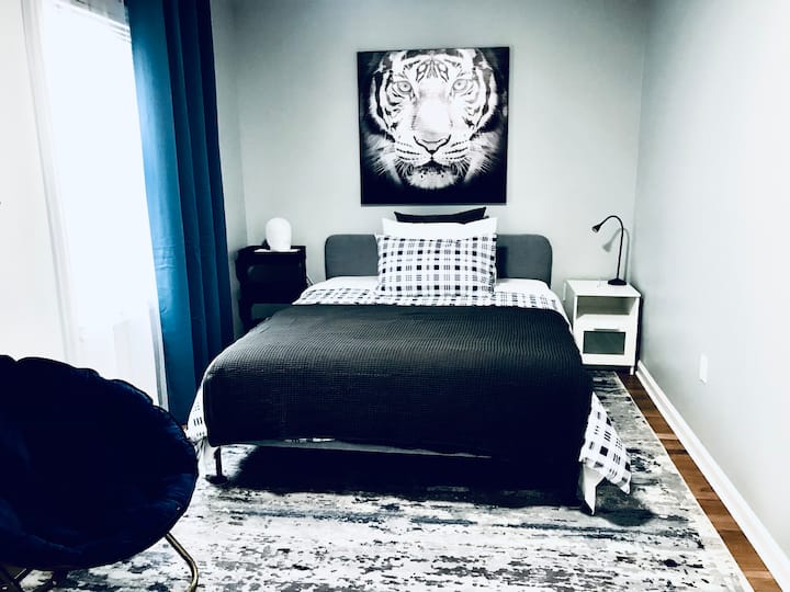 4 Bdr,1 Bsmt, 2 Full+1 Half Bathroom,2 Car Garage - North Bergen, NJ