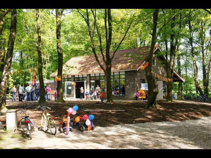 Blokhut In Bos + Sportveld >16 Personen - Venray