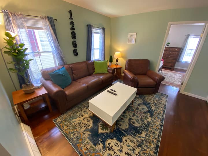 Downtown Saratoga Retreat - Saratoga Springs, NY