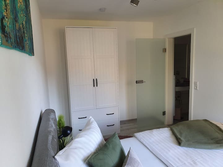 H21: Modernes 2-zimmer Stadtnahes Apartment - Villingen-Schwenningen