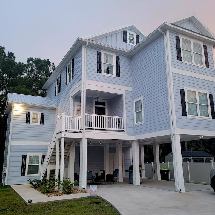 Relaxed Beach Vibes | 2 Miles To Sand | Game Room - Murrells Inlet, SC