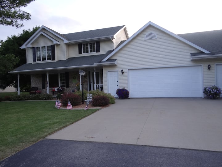 East Side Appleton House Close To Eaa & Lambeau - High Cliff State Park, Sherwood