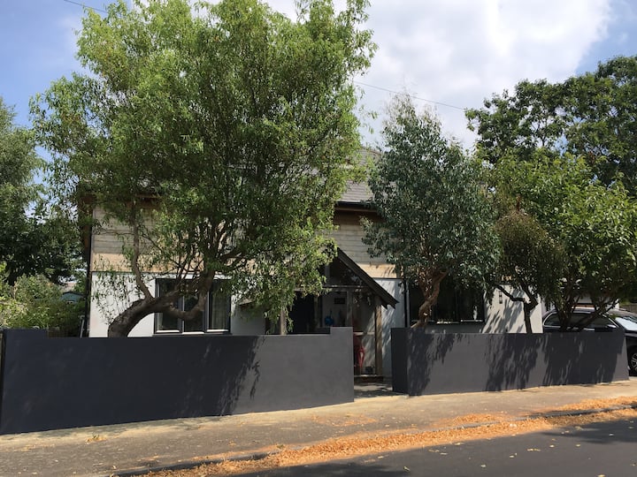 Squirrels Wood, Lymington Near High Street - 利明通