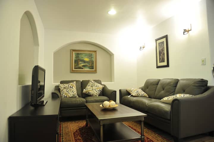 Independentbasement Owner And Family Lives Upstair ,Comfortable And Clean - Denver, CO