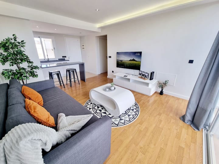 Contemporary Flat In Top Location, W/pool & Gym - Costa Teguise