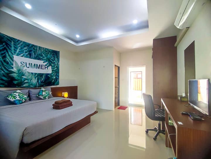 Comfy King Bed, Kitchen En Suite - Krabi