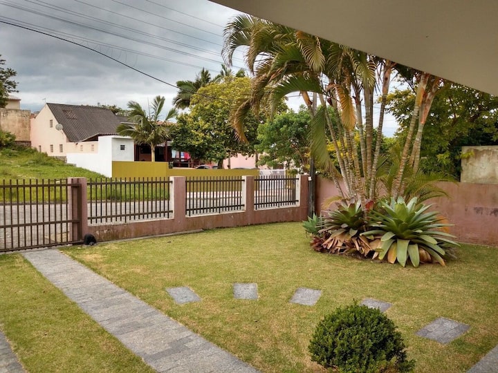 Casa Em Garopaba, Confortável E Bem Equipada - Garopaba