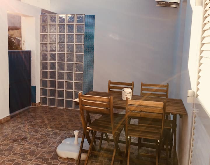 Casinha Do Mar - The Sea House - Almada