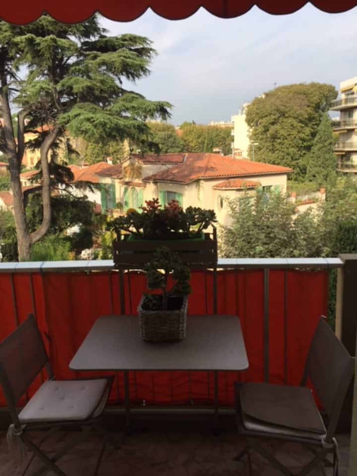 Studio En Ville Près Des Plages - Antibes