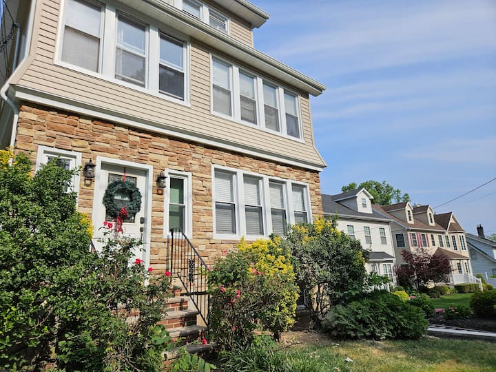 Entire 5 Bedroom Apt. In The Great Montclair! - Clifton, NJ