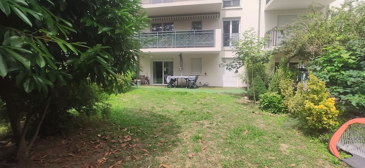 Appt Thiais (20 Min Orly Et Paris) Rdc Avec Jardin - Yerres
